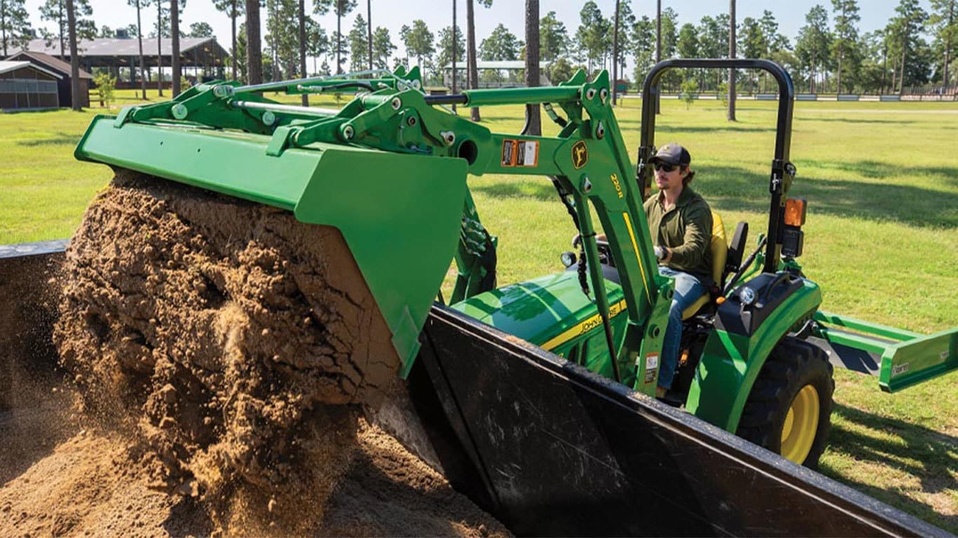 John Deere 2032R Compact Tractor