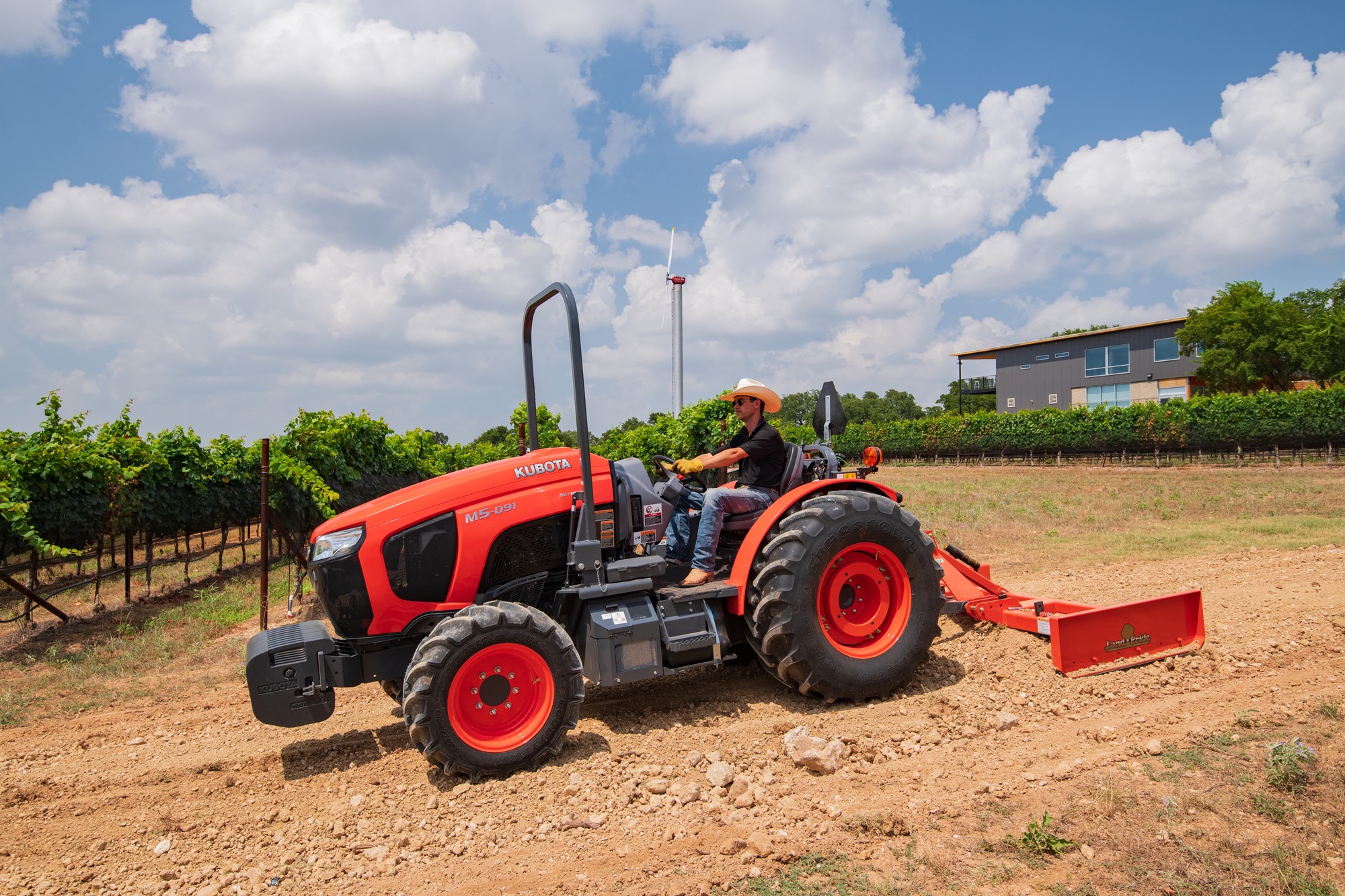 Kubota M5N-092HD12 » Pioneer Equipment California
