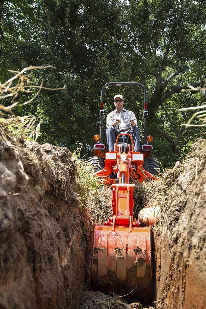 Kubota B2601 » Ginop Sales Inc., Michigan