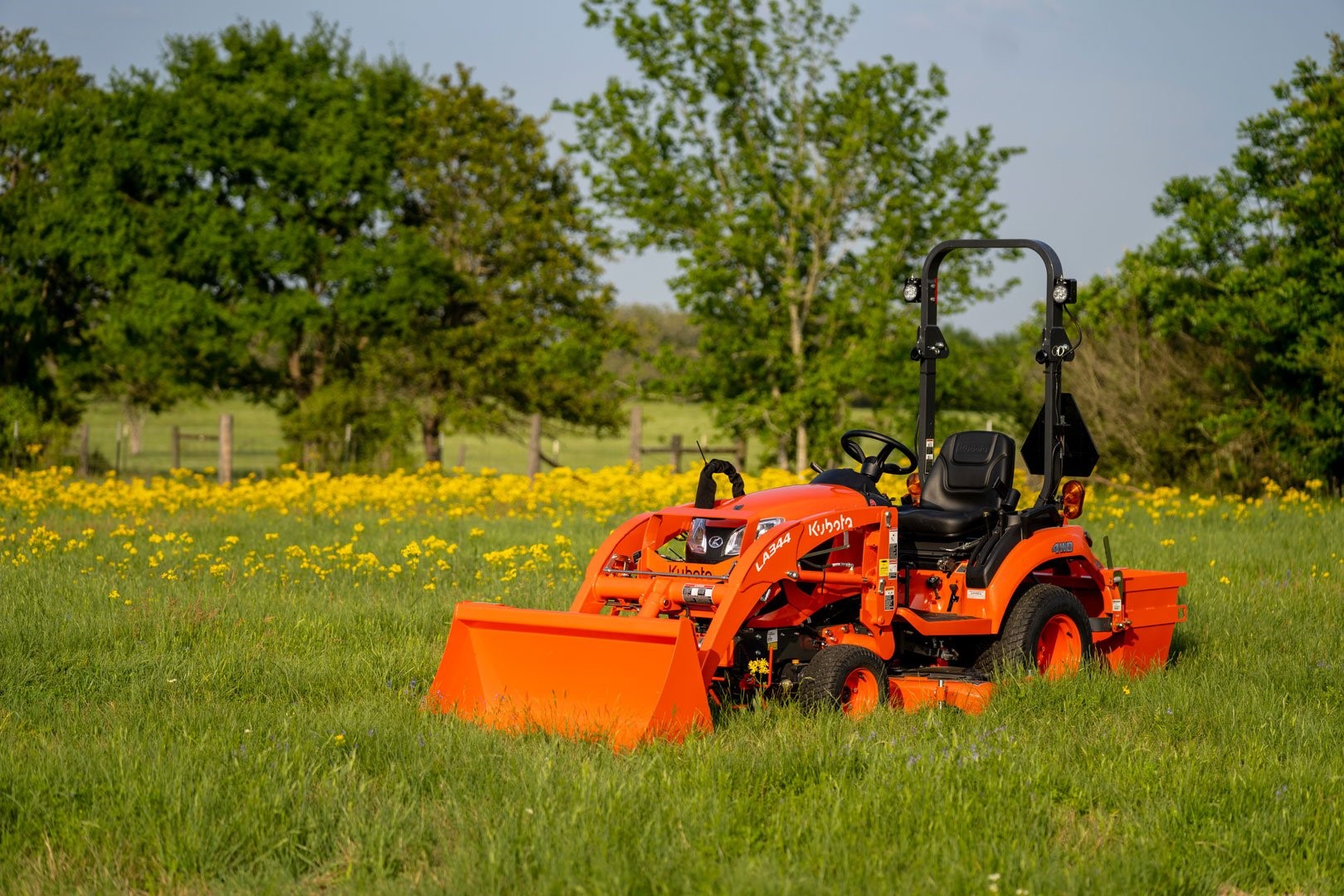 Kubota BX2680 » Ginop Sales Inc., Michigan